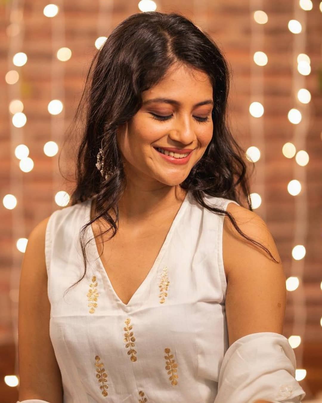 கல்லூரி காலத்தில் கால்பந்து விளையாடிய புகைப்படங்களை வெளியிட்ட… அருவி பட ...