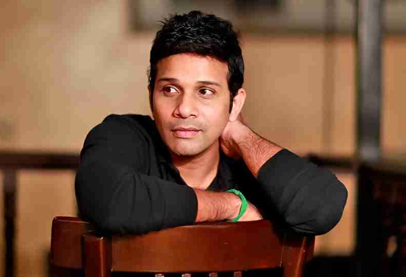 பாடகர் கார்த்திக் மனைவியை பார்த்திருக்கீங்களா?.. இவர்களுக்கு இவ்வளவு ...